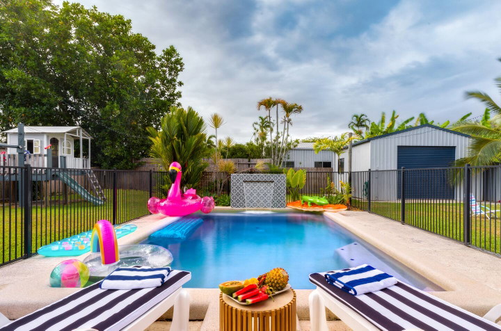 Trinity Oasis | Spacious Home Large Pool - Trinity Beach