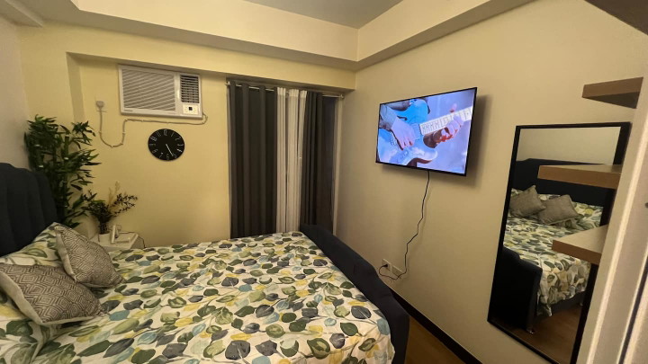 Premium-fresh Condo Unit W/ Relaxing View Of Pool - Navotas