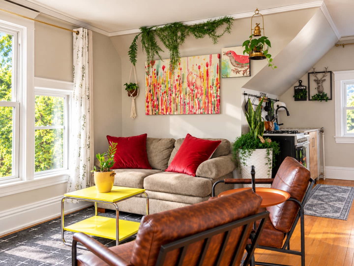 Trendy Treehouse, A 2br With A Treetop Balcony - Edina
