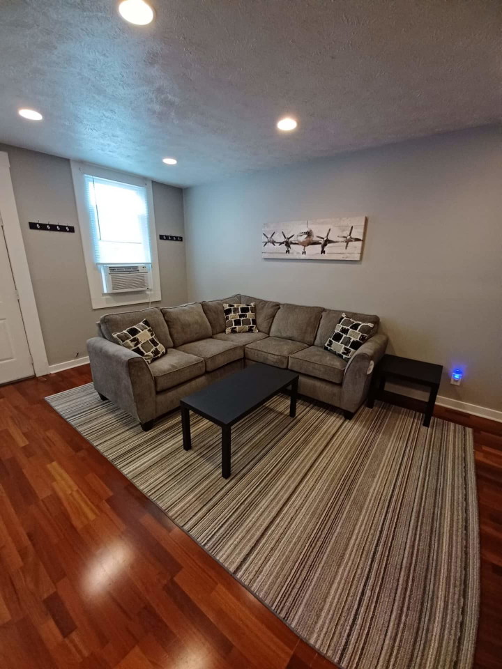 Spacious 2br South Side Retreat - Free Parking - F - Pittsburgh, PA