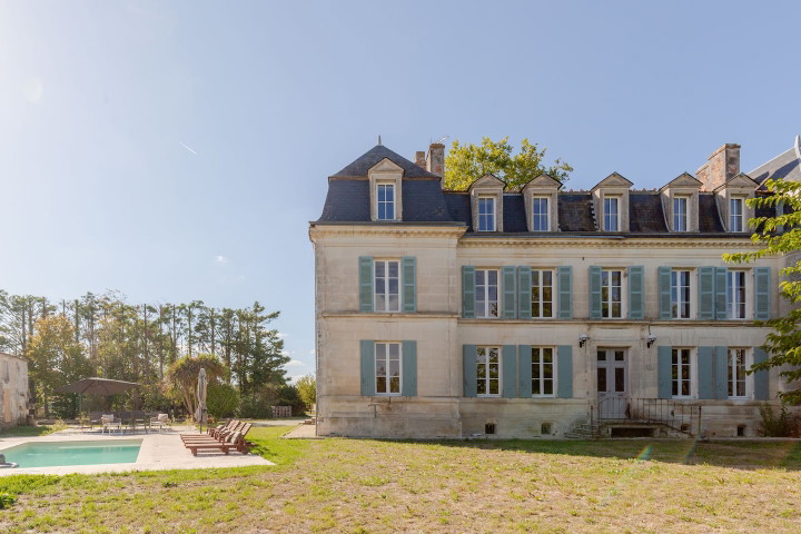 Château Close To Saintes And Cognac, France - Saintes