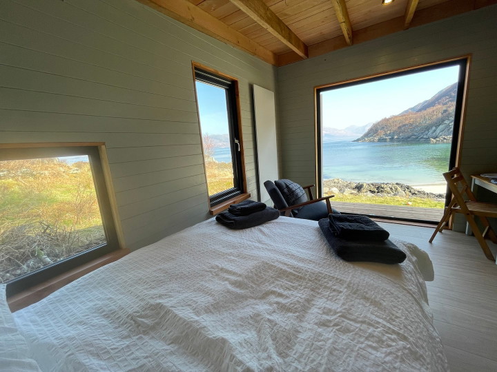 Secluded Shoreline Artist's Bothy - Mallaig
