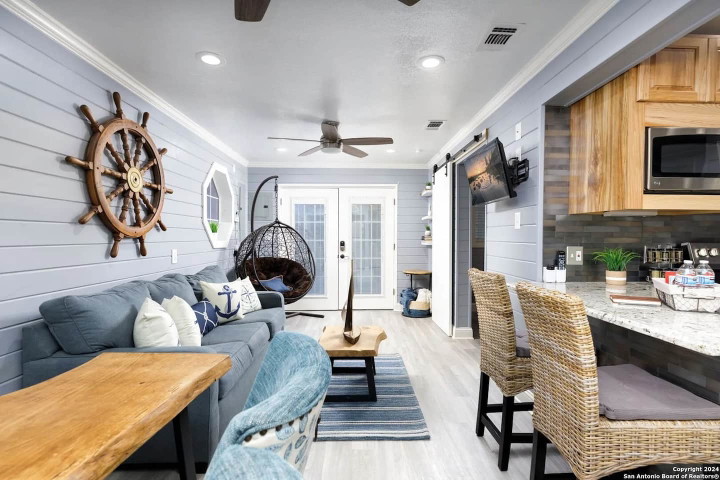 Captains Suite | Lake Views  Hot Tub  Private - Canyon Lake, TX
