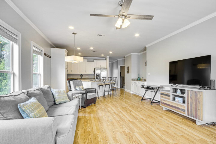 Biloxi Condo W/ Community Pool ~ Half-mi To Beach! - Biloxi, MS