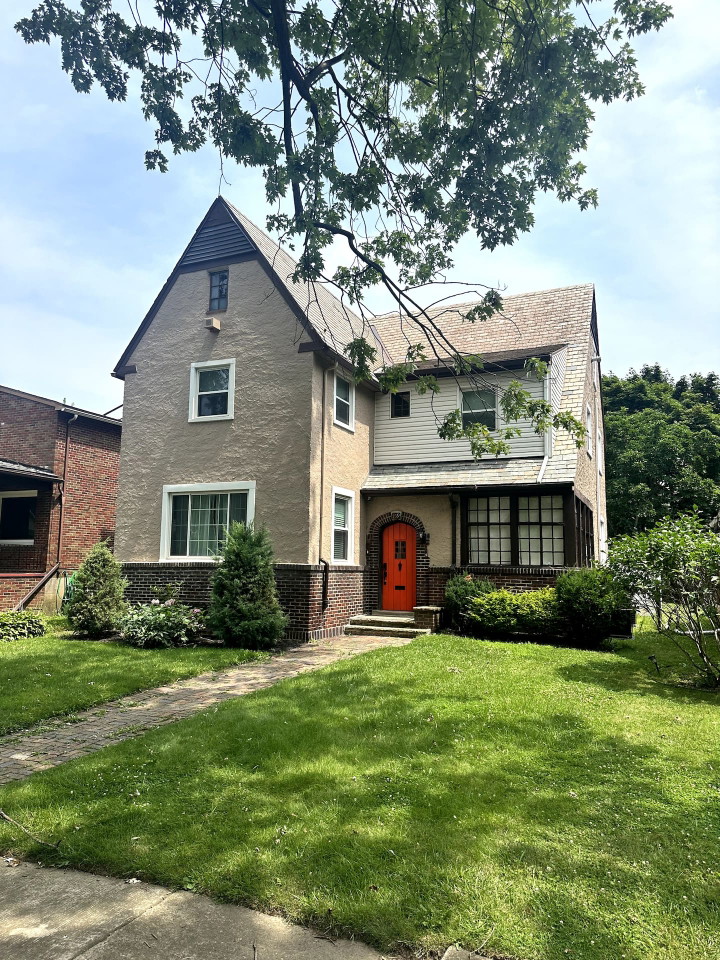*Big Historic Home*a/c*parking* - Niagara Falls, NY