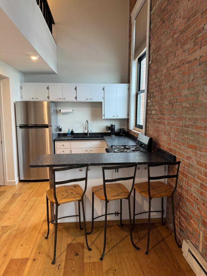 Big Sky Historic Loft - Columbia Falls, MT