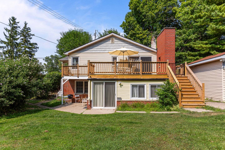 Lakehouse Retreat In South Lyon Near Ann Arbor - Brighton, MI