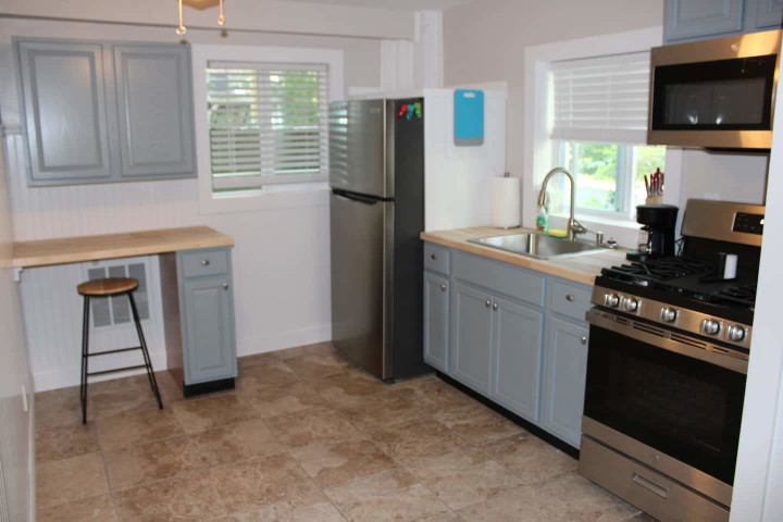 New Resto 2br Riverside Apt Sleeps 5! - New Hope, PA