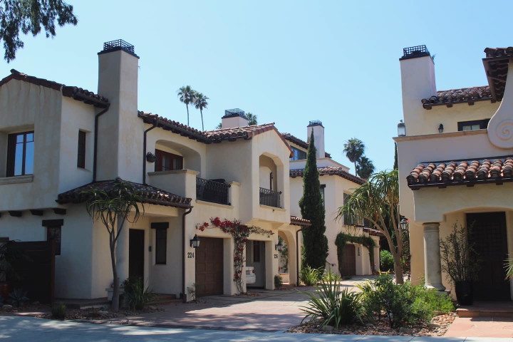 *Location*location*
West Beach
Villa Azul - Montecito, CA