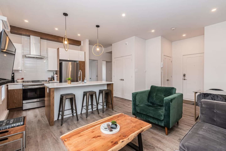Luxe 2 Chambres Dans Le Mile End Par Denstays - Québec