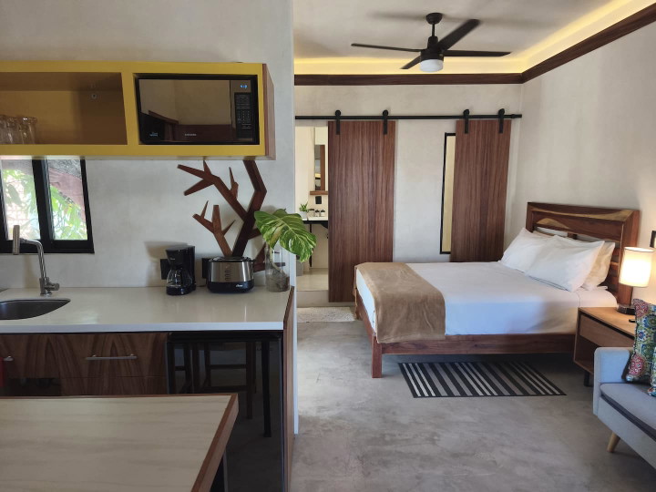 Mango Tree Room "Private Studio W/kitchenette" - Cancún