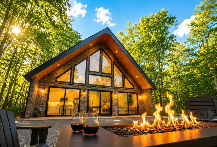 Luxury Lake Cabin | The Hideout | Pool | Sleeps 9 - Lake Ariel, PA
