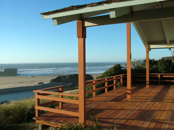 Seaside Bungalow Vacation Home - Bandon, OR
