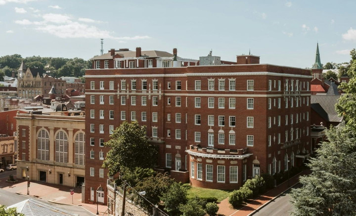 Hotel 24 South - Staunton, VA