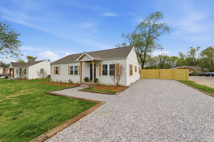 Charming West Main Cottage W/ Private Backyard - Franklin, TN