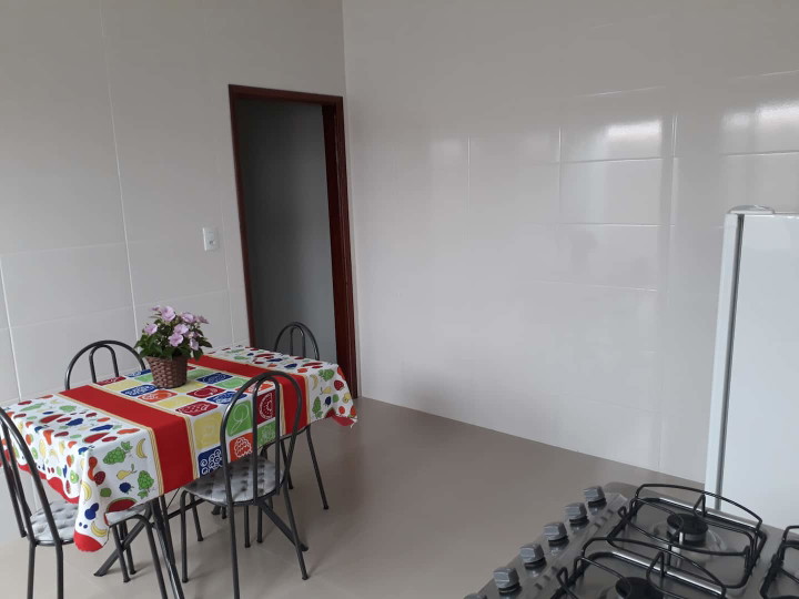 Pouso Alegre-casa Fundos Privativa Garagem Pequena - Pouso Alegre