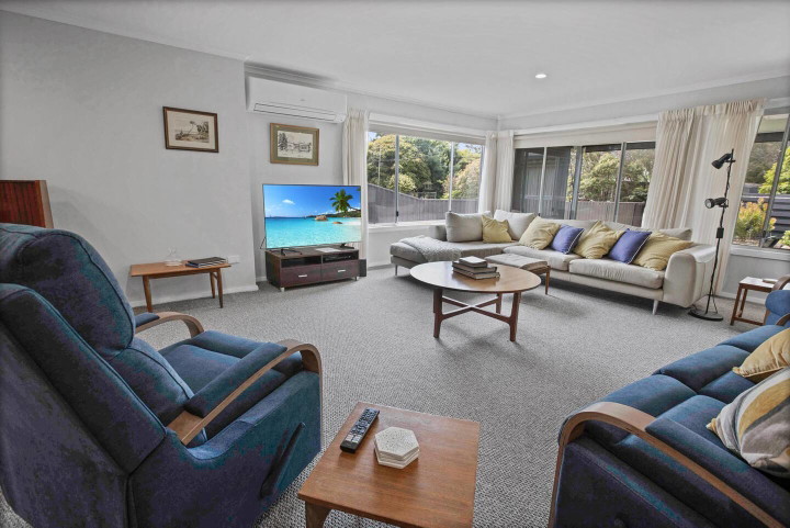 Raymond Island Retreat-4br Pet-friendly W/ Jetty - Bairnsdale