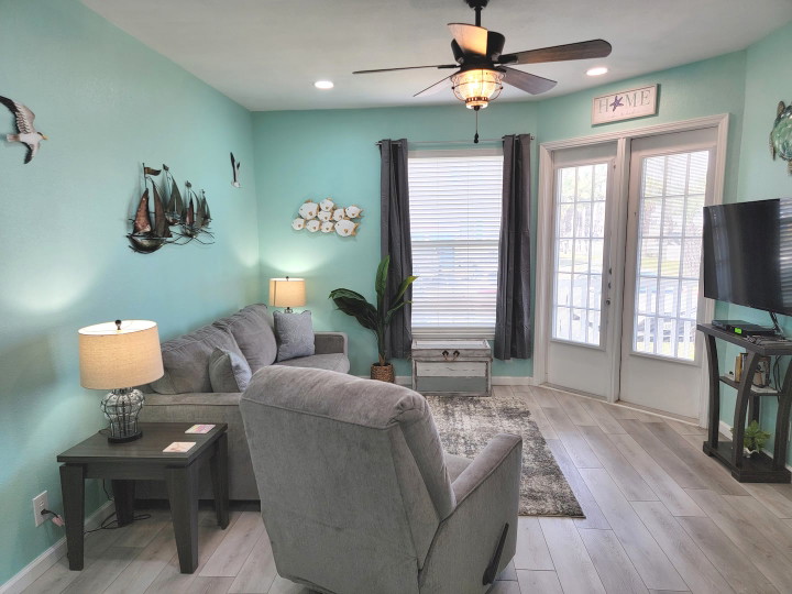 Beach Oasis, 1st Floor, By Beach, Pool & Hot Tub - Corpus Christi, TX