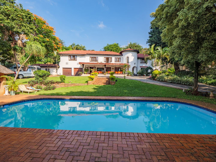 Burleigh Villa 7 Rooms & 6 Bathrooms - Durban