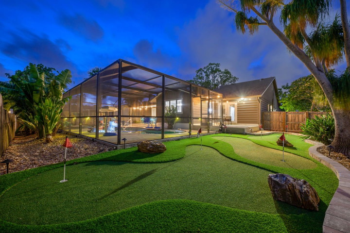 Family Retreat | Pool | Putt Putt | Playground - Bradenton, FL