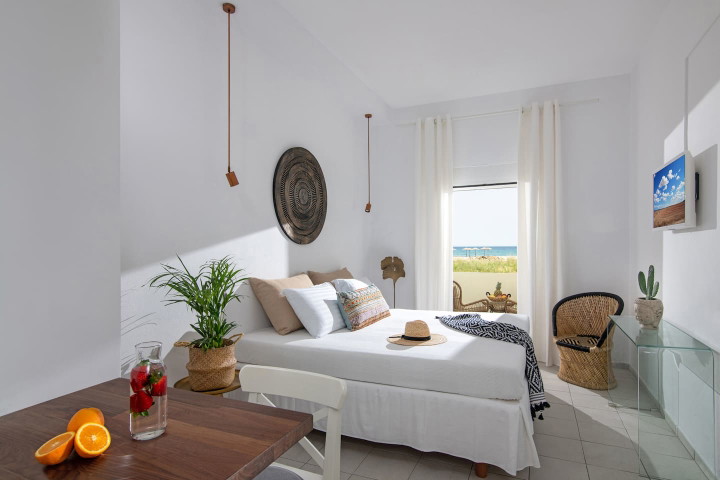 Stroll Barefoot To The Beach From A Boho Tiny Home - Kreta