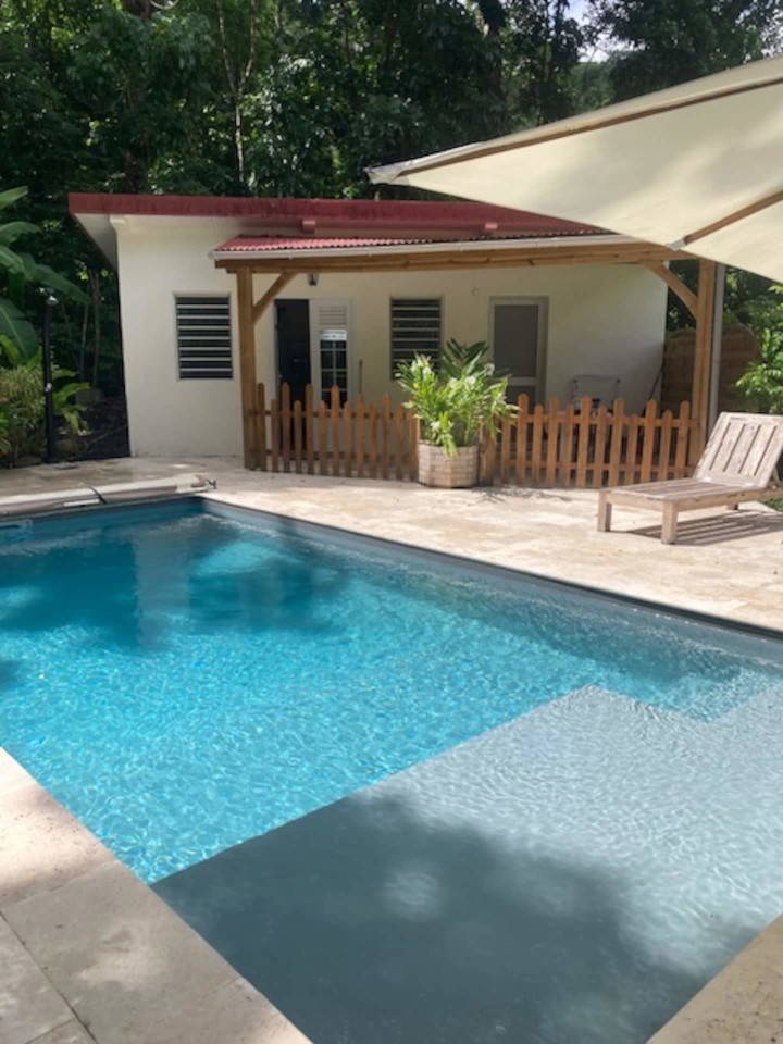 Charmant Petit Bungalow Les Pieds Dans L Eau - Martinique