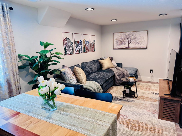 Basement Hideaway Suite - Yellowstone & Teton Base - Idaho Falls, ID
