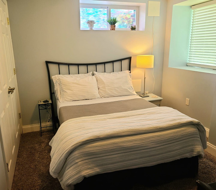 Cozy Private Suite With City Charm & Parking! - Baltimore, MD