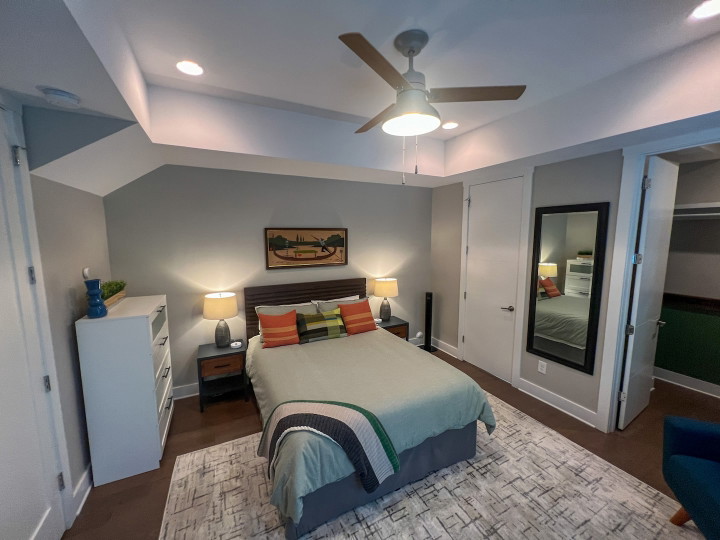 416 Mid-mod Private Suite With Exterior Entry - Charlotte, NC