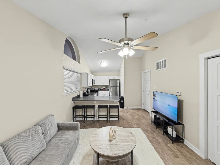 The Prairie Home. Your Second Home! - Bedford, TX