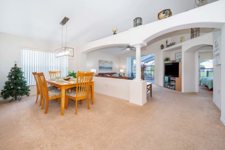 Sunset Villa Vacation Paradise Minutes From Disney - Kissimmee, FL