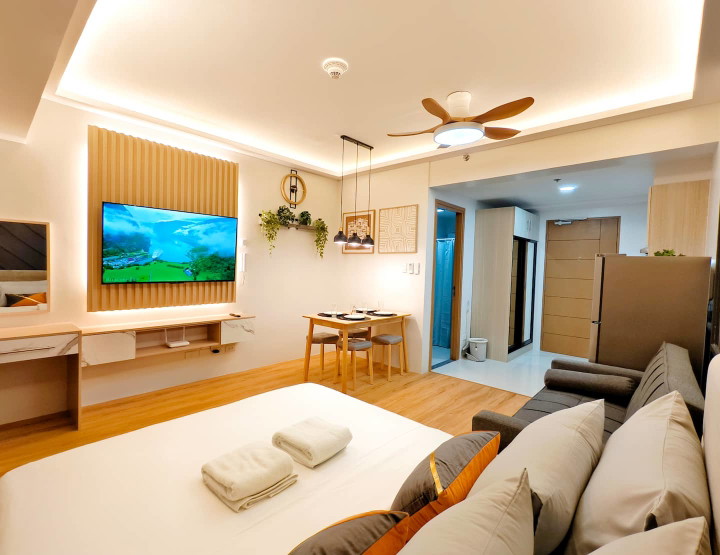 East Gate Condo- Cozy Unit Pool & Gym - Cebu City