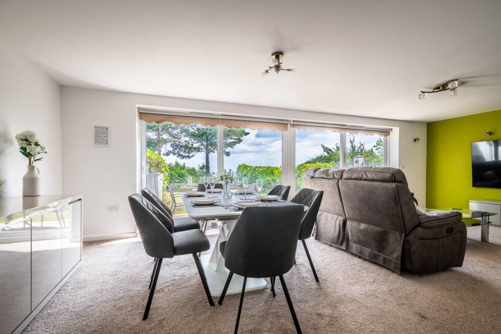 2 Br Seaside Flat/ Parks 2 - Garden & Ocean Views - Dawlish