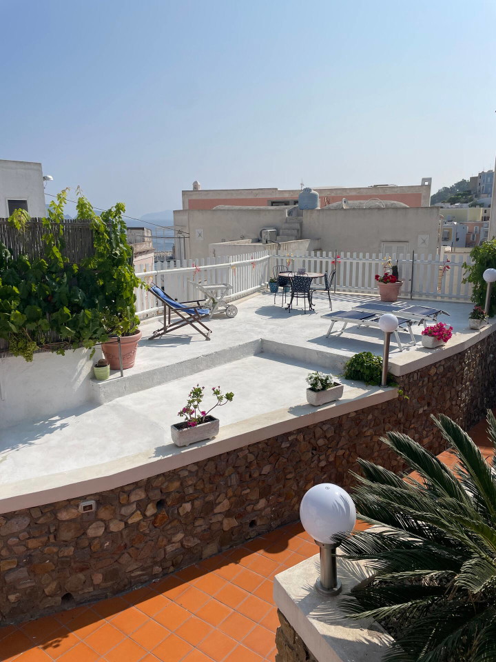 La Vite, Zona Porto, Centrale. - Ponza
