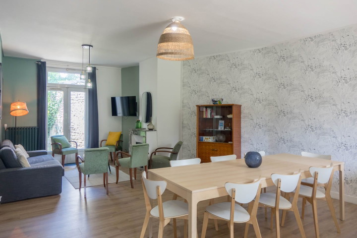 * The House Next Door * 4 Bedrooms With Garage - Orléans