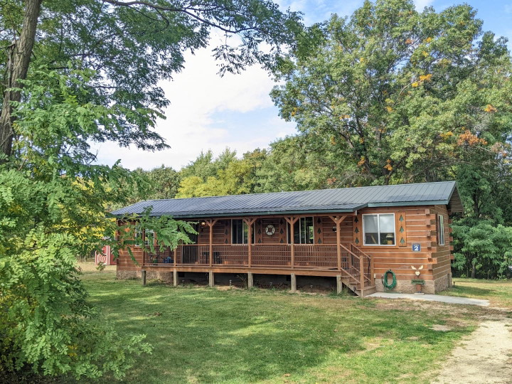 Cozy Log Cabin Just Like Home! - Wisconsin