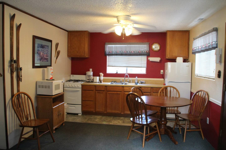 Bear Haven, W/hot Tub On Deck (Not On The River) - Estes Park, CO