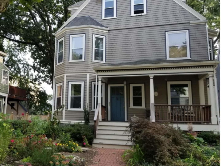 Family Friendly Apartment Right On The Red Line! - Boston, MA