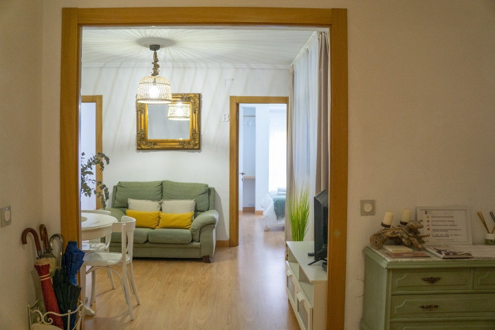 Full Apartment Near Bus, Train, And Ferry Station - Santander