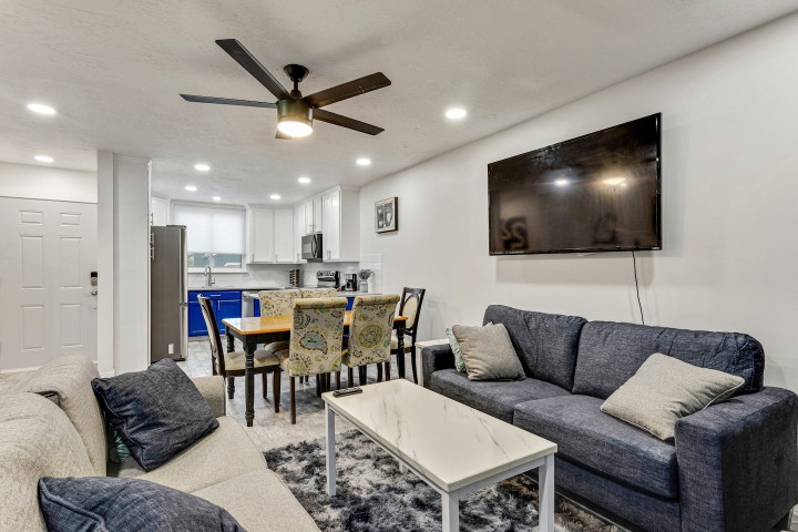 Blue Ivy Oasis - New Remodel - Cozy N' Spacious. - Salt Lake City, UT