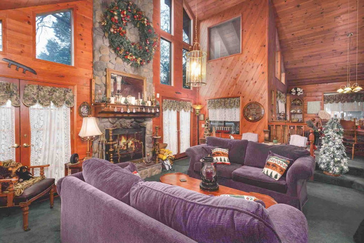 Lakeview 3-story Winter Cabin - Lake Arrowhead, CA