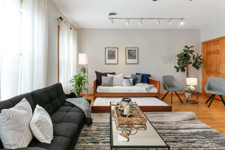 Suite 725 On Main |Parking |Walkable Dwntown Condo - Wisconsin