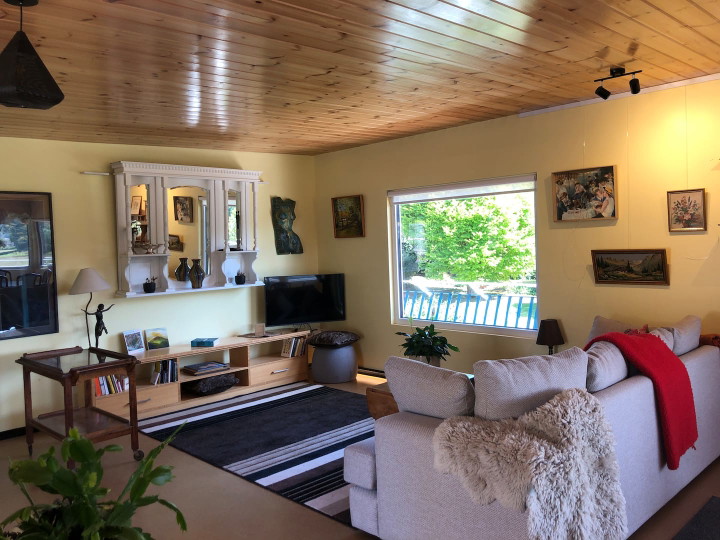 Warm Peaceful Home In Rural Setting. - Hobart
