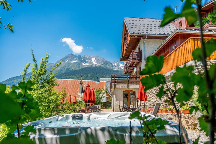 Chalet La Maitreya - 8 Chambres Avec Sdb - 19 Pax - Oz-en-Oisans