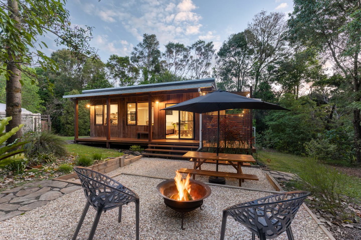 Flame Trees Cabin - Hinterland Garden Retreat - リズモー