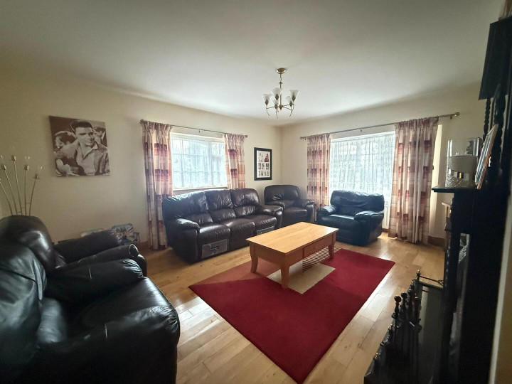 4 Double Bed Detached Bungalow In Rural Location - Knock