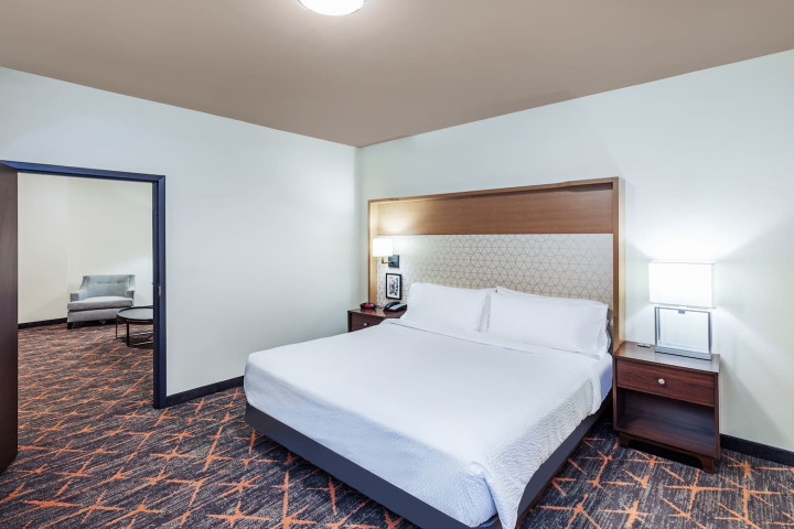 Cozy Suite + Sofa Bed W/ Free Parking - Stillwater, OK