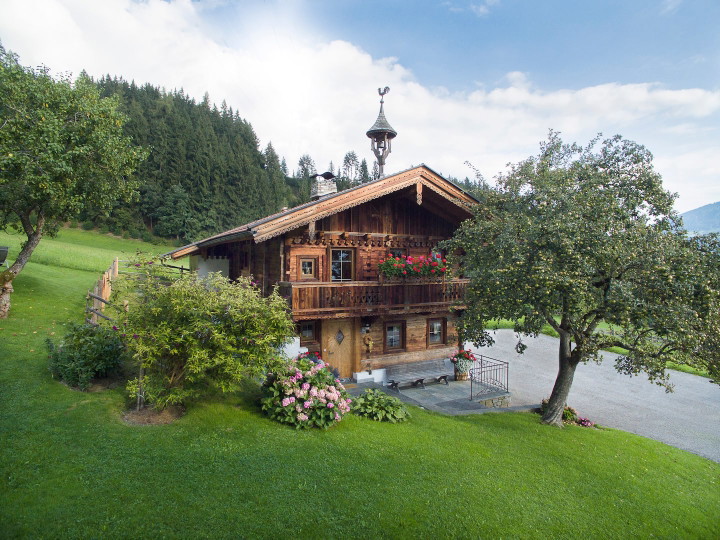 Alpen-chalet-pankraz, A Tasteful Feel-good House - Zillertal