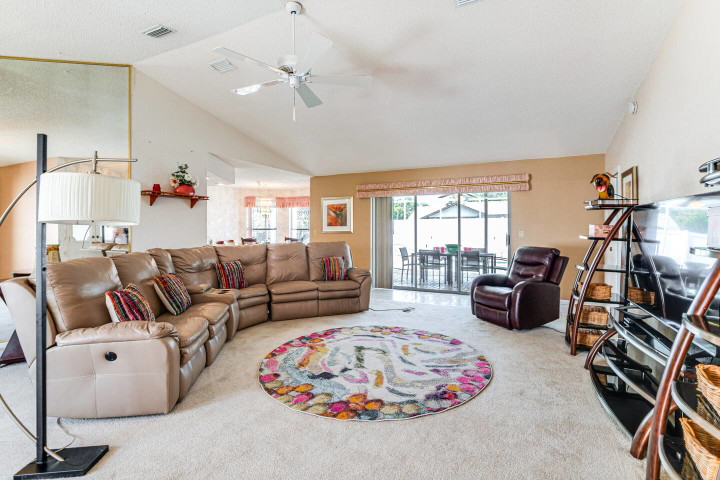 3 Mi To Weeki Wachee Springs Sp: Poolside Oasis! - Spring Hill, FL