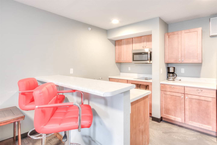 1br Apartment With A King Bed And A Kitchen On The - Rapid City, SD